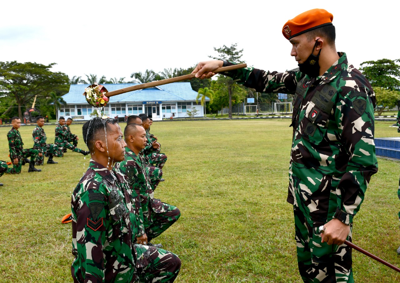 DANYONKO 462 PIMPIN UPACARA KENAIKAN PANGKAT PRAJURIT PERIODE 1 OKTOBER ... DANYONKO 462 PIMPIN UPACARA KENAIKAN PANGKAT PRAJURIT PERIODE 1 OKTOBER ...